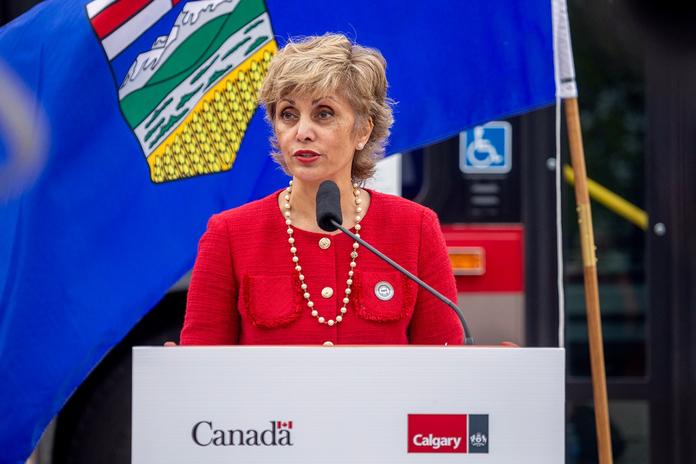 Calgary gets $325 million for electric buses, transit facility upgrades ...