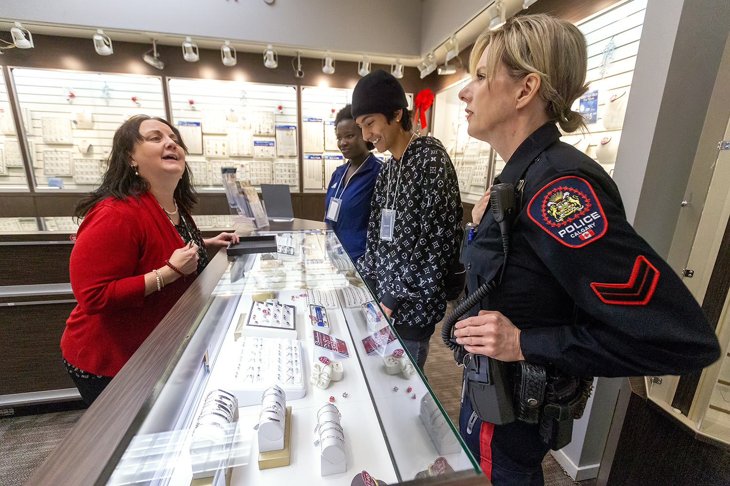 Annual Calgary police Shop With a Cop event connects with students in a ...