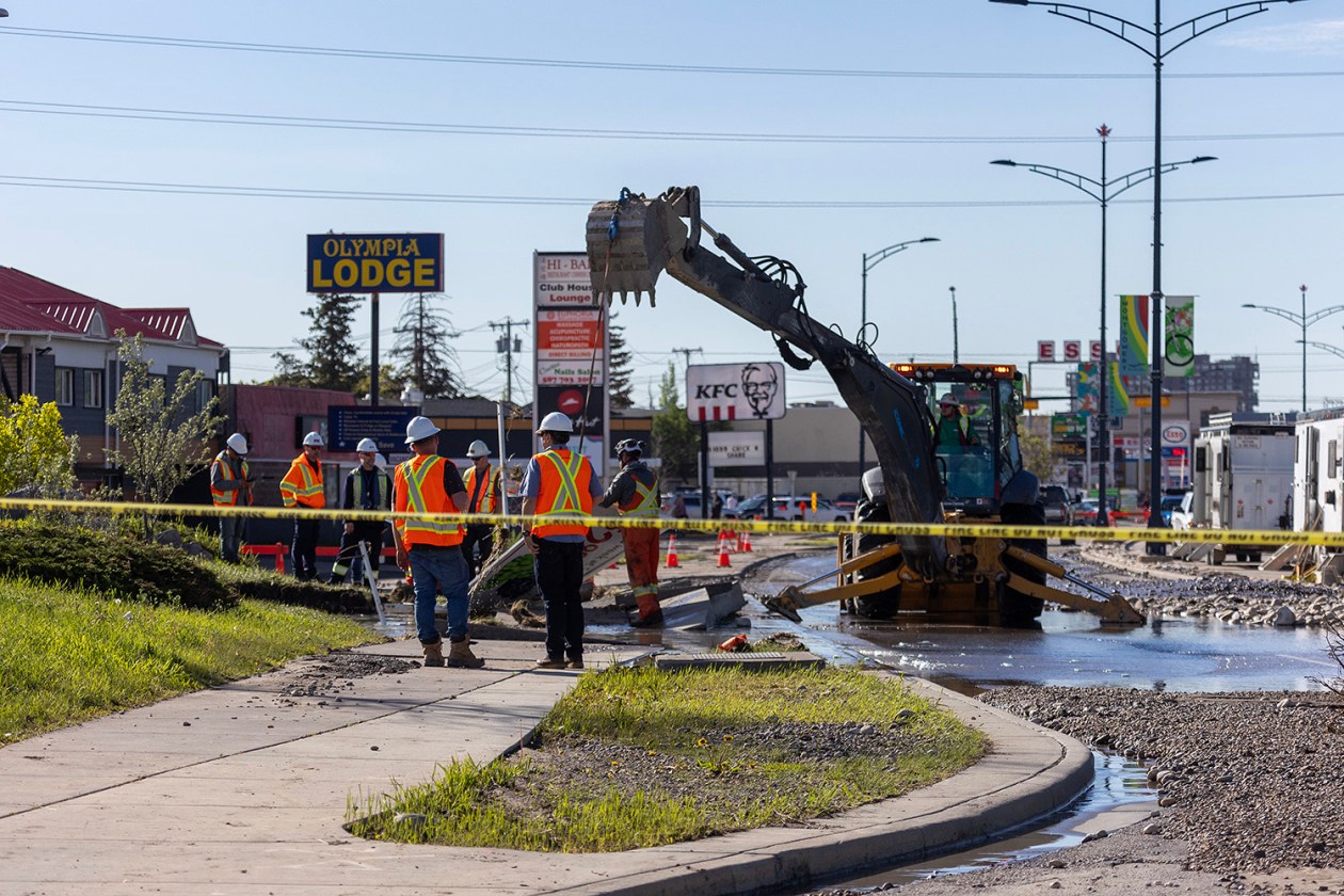 Calgary water main break prompts emergency alert, boil water advisory ...