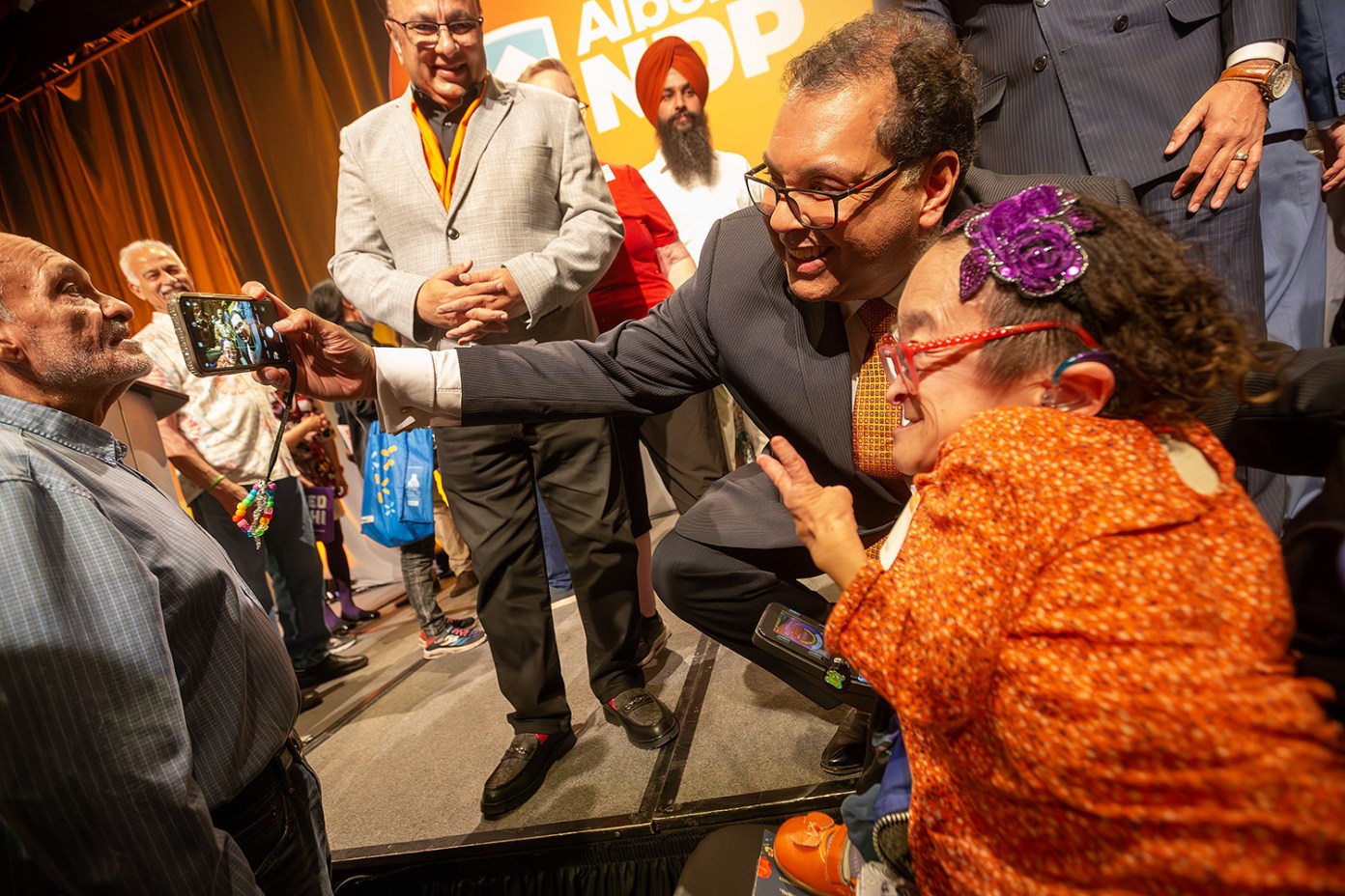Nenshi elected as leader of the Alberta NDP in historic voter turnout ...